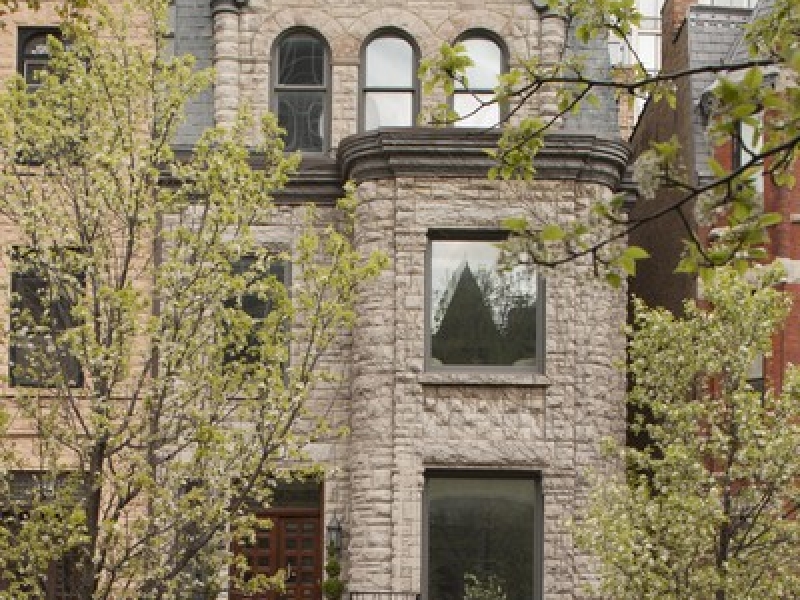 Gold Coast mansion, formerly rented by J.B. Pritzker, sells for nearly ...